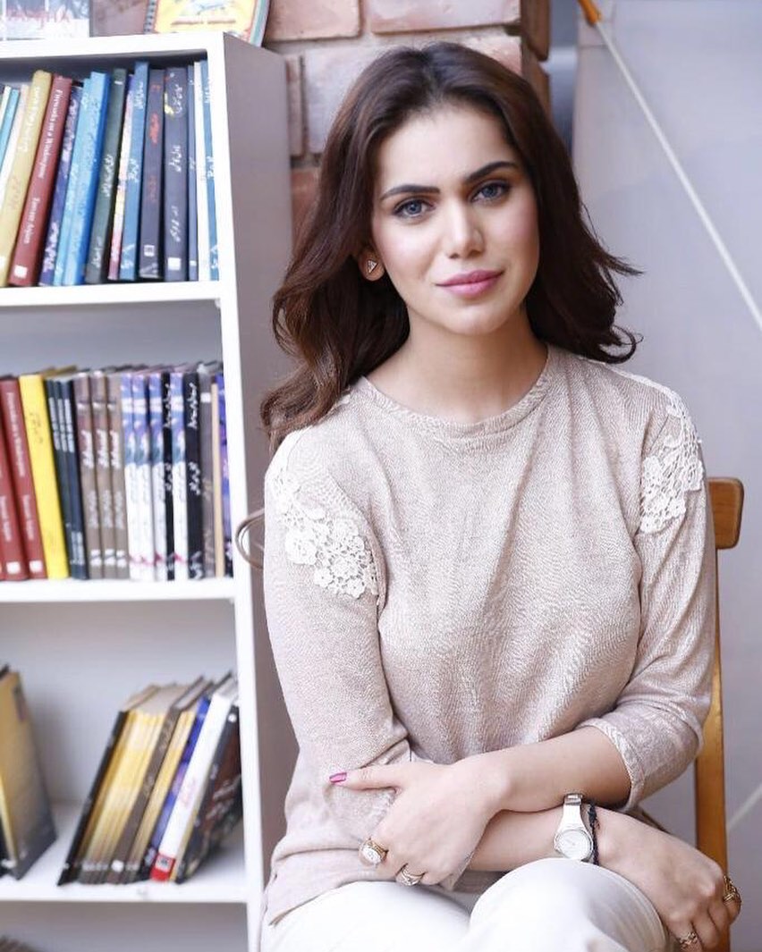 Incredibly Pretty Pictures of Ghana Ali in Pastel Colors | Reviewit.pk