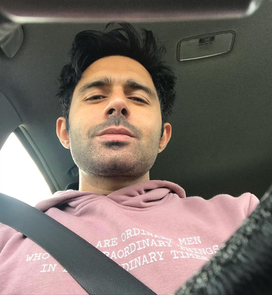 Latest Selfies of Hamza Firdous That are Quite Cool | Reviewit.pk