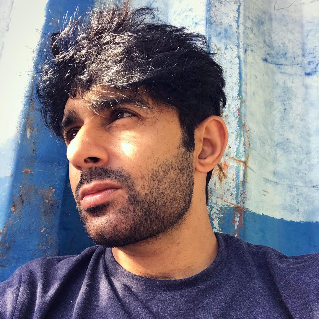 Latest Selfies of Hamza Firdous That are Quite Cool | Reviewit.pk