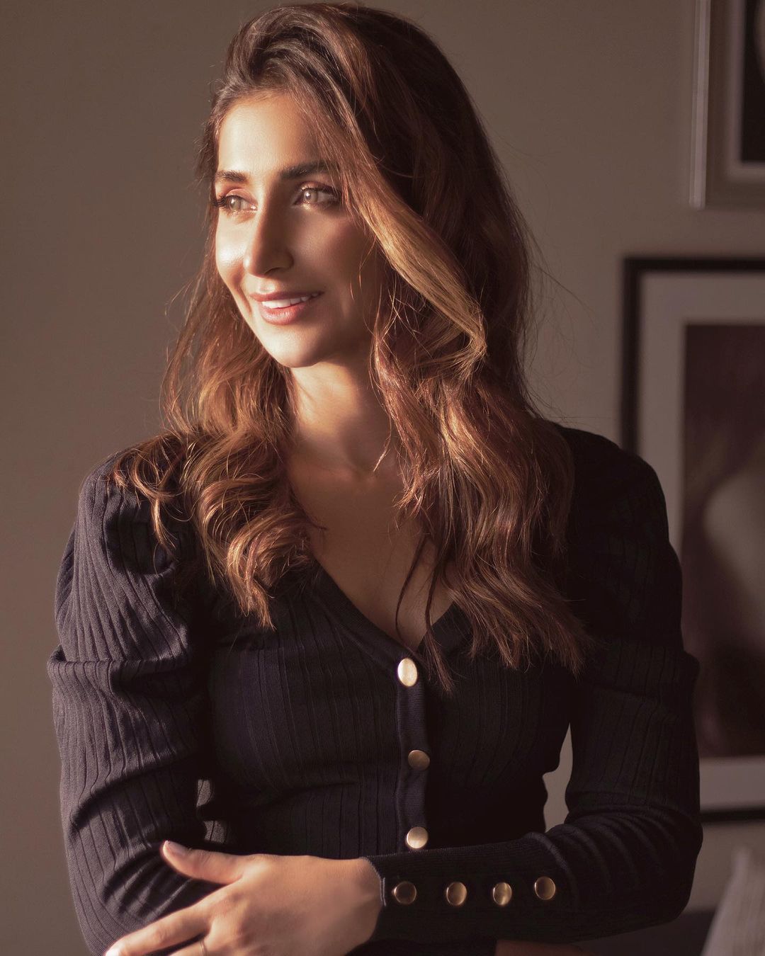 Hira Tareen Started 2021 On The Right Note | Reviewit.pk