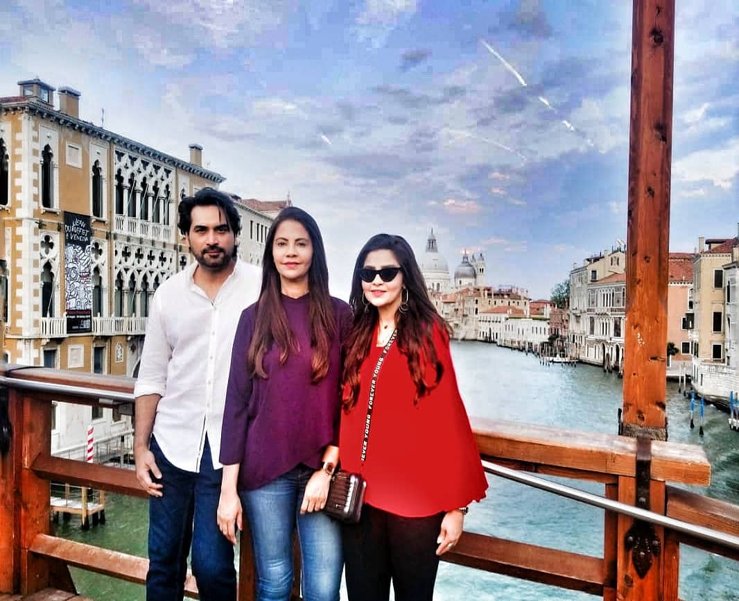 Best Family Portraits of Humayun Saeed with wife. | Reviewit.pk