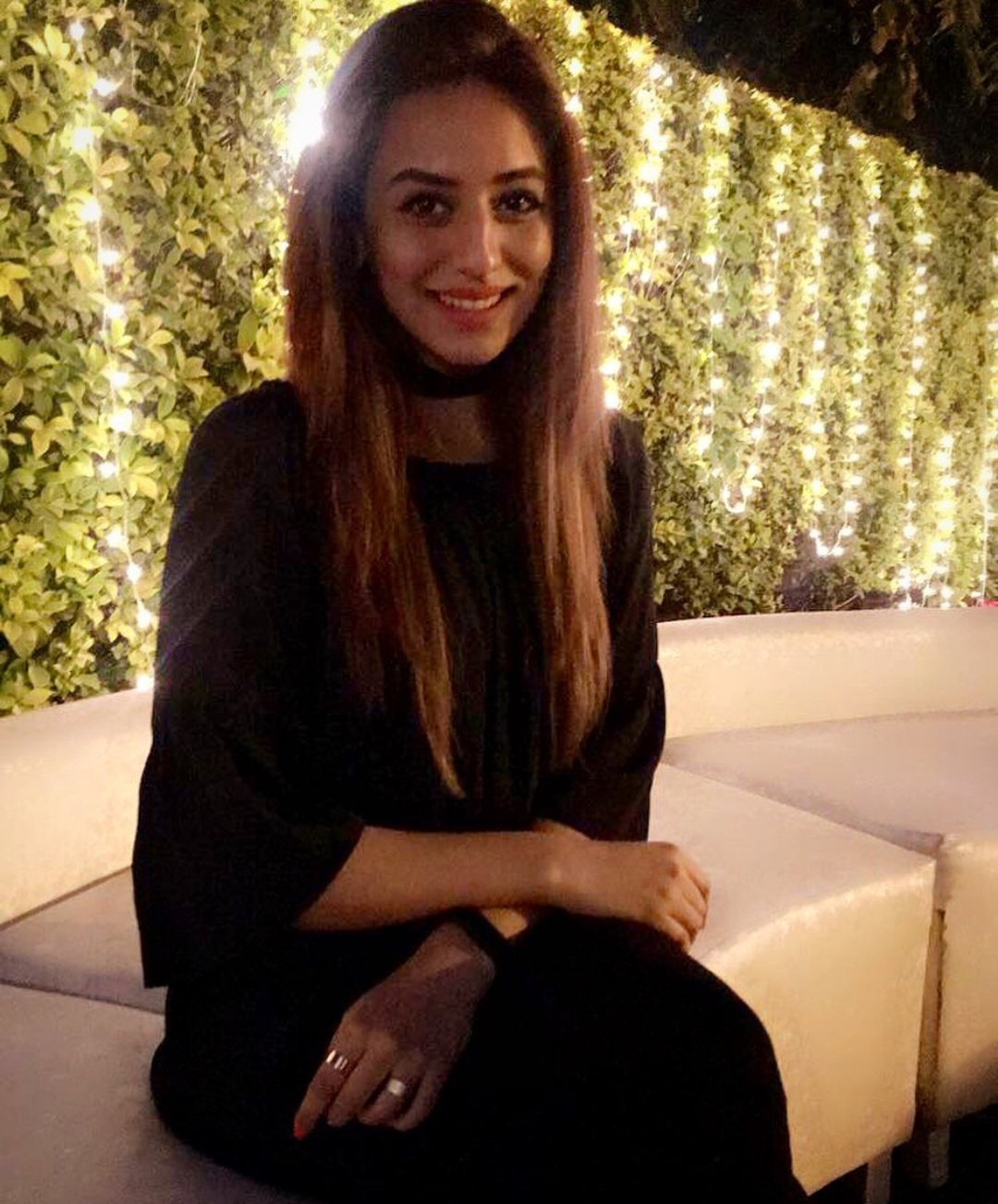 'Log Kiya Kahen Gay' Famed Actress Kinza Razzak Beautiful Pictures ...