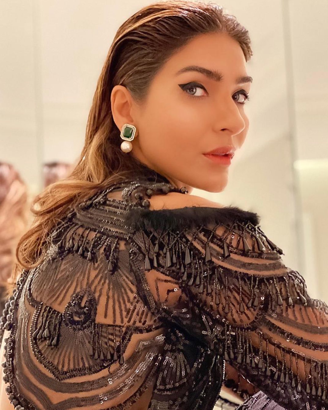 Hottest Candid Photos of Model Kiran Malik | Reviewit.pk
