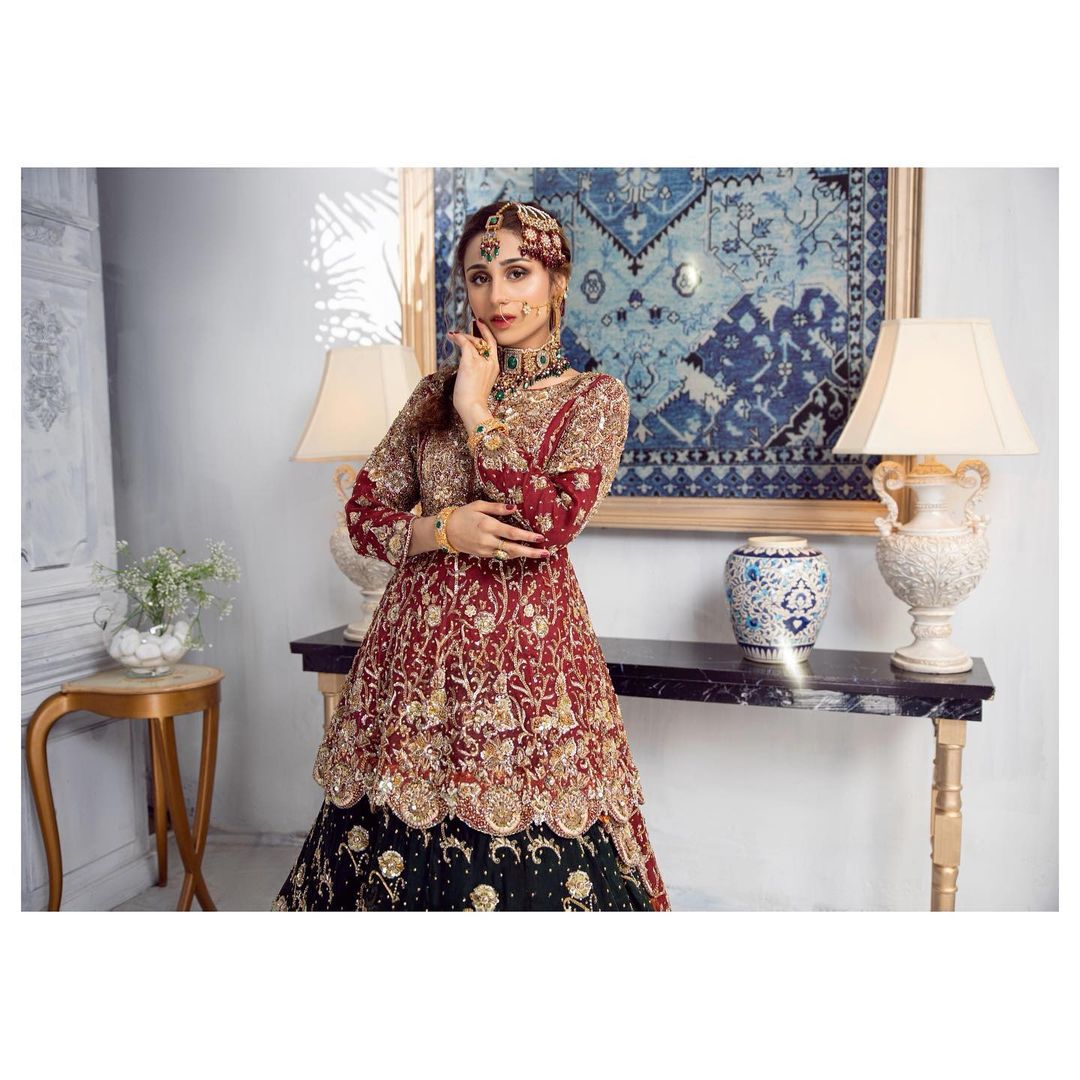 Mashal Khan Looks Ravishing In Deep Red Bridal Ensemble | Reviewit.pk