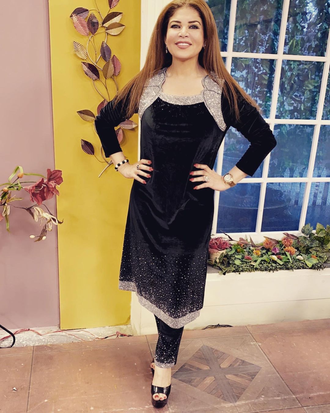 Best Styles of Mishi Khan That She Has Shared Lately | Reviewit.pk