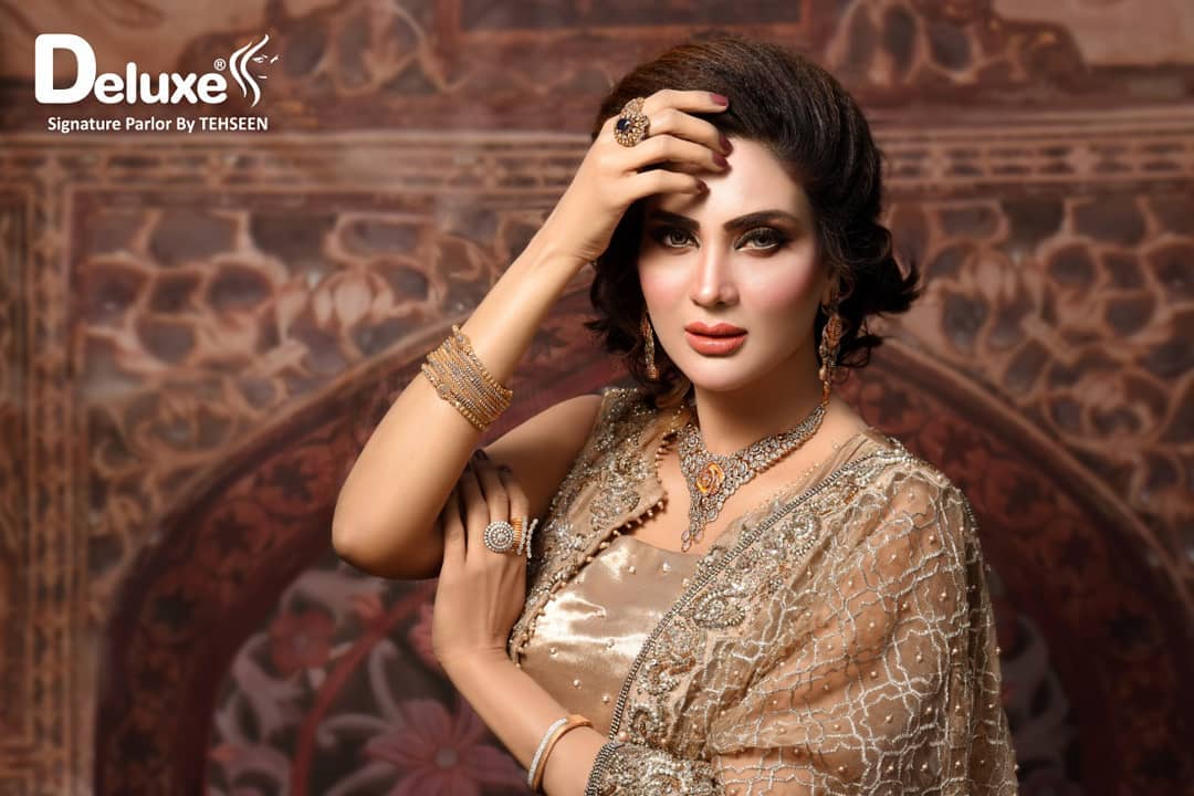 Fiza Ali Pulls Off Traditional Bridal Look Like A Pro | Reviewit.pk