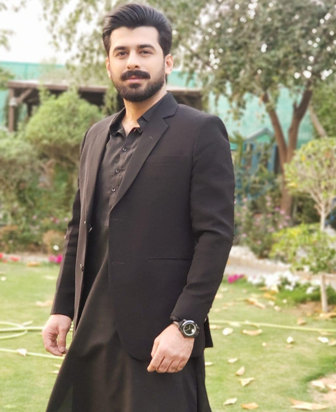 Humayun Ashraf's Transformation for Upcoming Project | Reviewit.pk