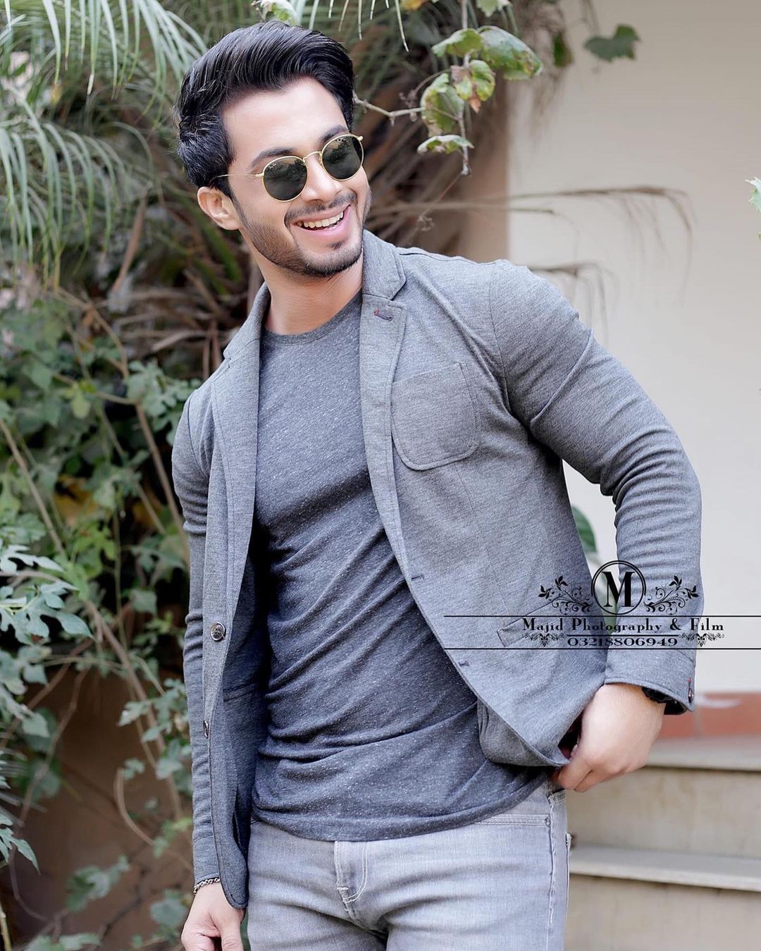 Raeed Muhammad Alam With His Family - Beautiful Pictures | Reviewit.pk