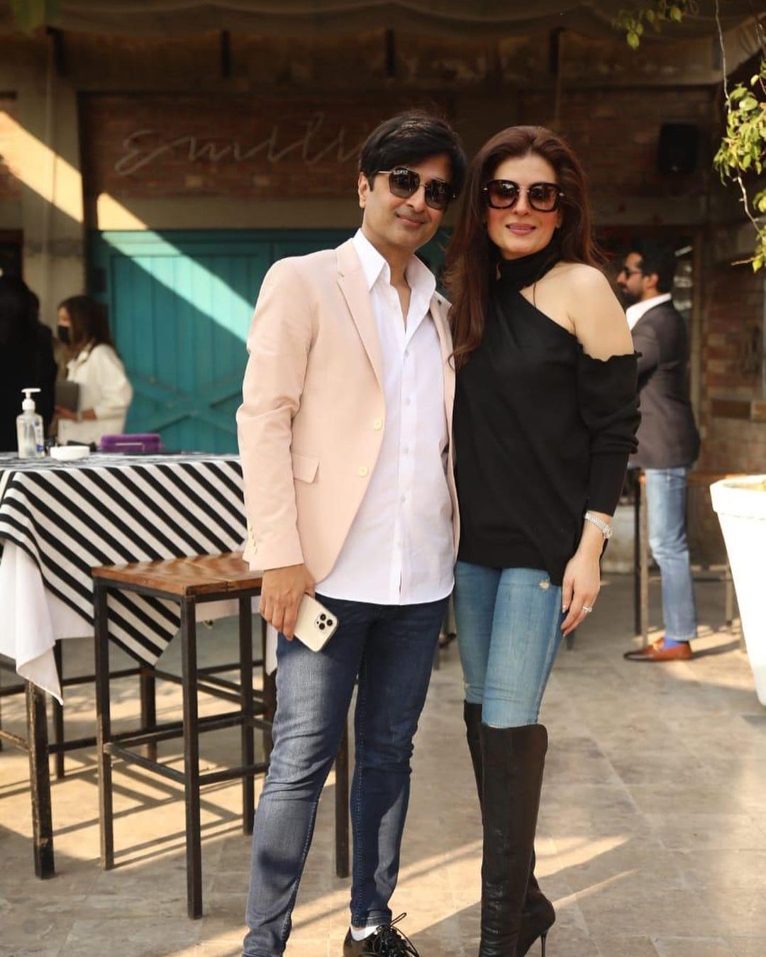 Latest Pictures Of Resham From A Friend's Birthday Party | Reviewit.pk