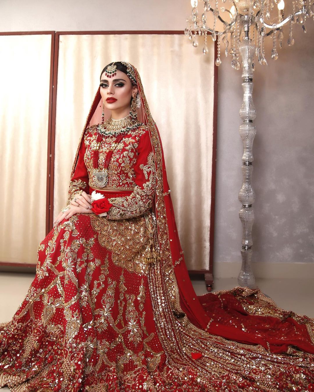 Sadaf Kanwal Pulling Off Traditional Bridal Looks Like A Pro | Reviewit.pk