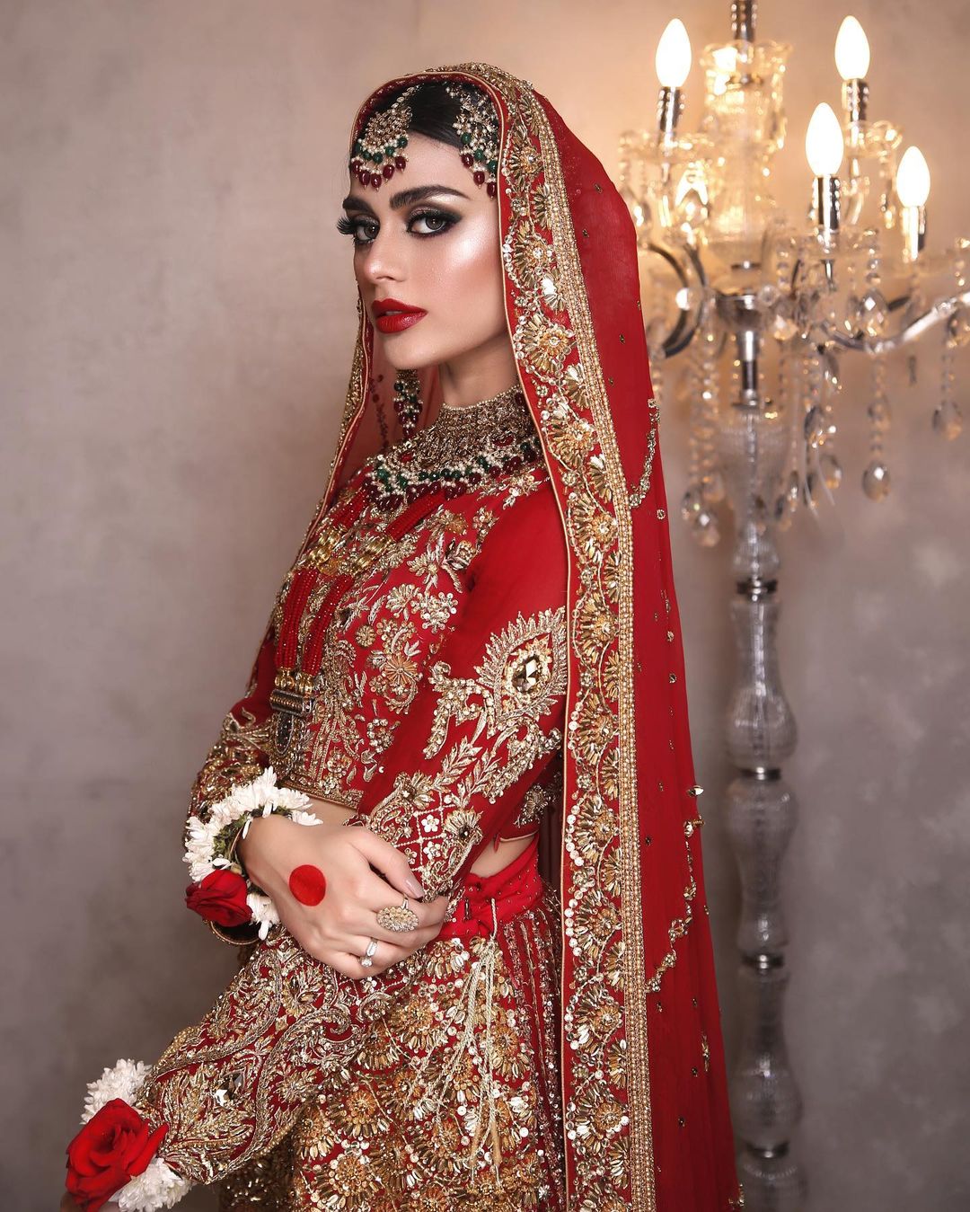 Sadaf Kanwal Pulling Off Traditional Bridal Looks Like A Pro | Reviewit.pk