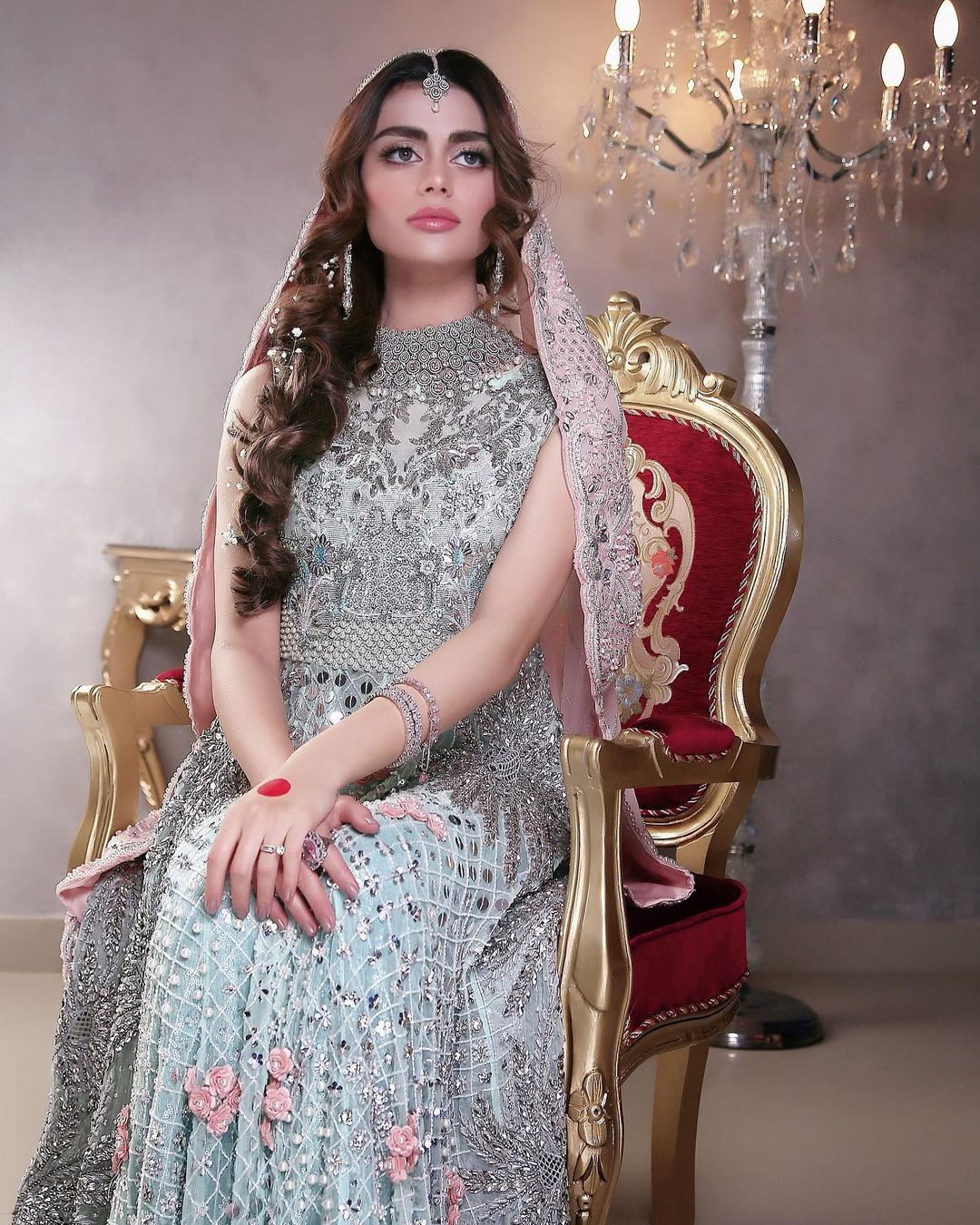 Sadaf Kanwal Pulling Off Traditional Bridal Looks Like A Pro | Reviewit.pk