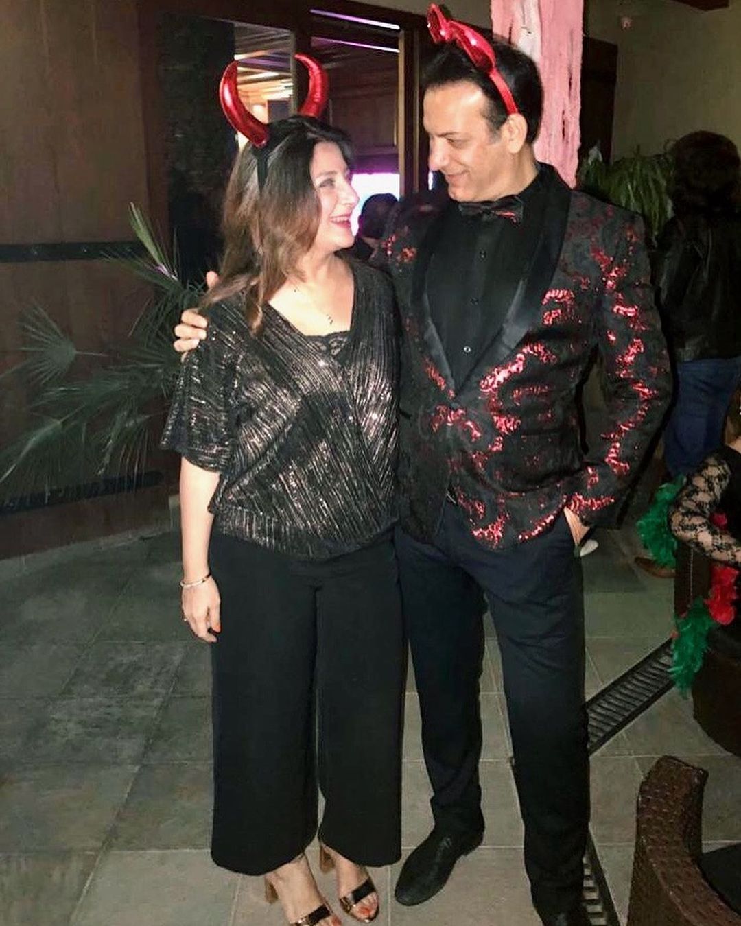 Latest Pictures Of Actor Saleem Sheikh With His Family | Reviewit.pk