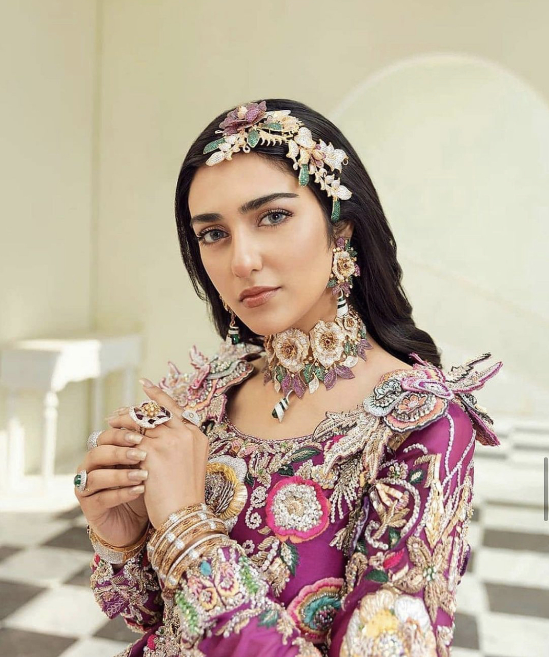 Sarah Khan's Latest Photoshoot For Jewellery Brand | Reviewit.pk