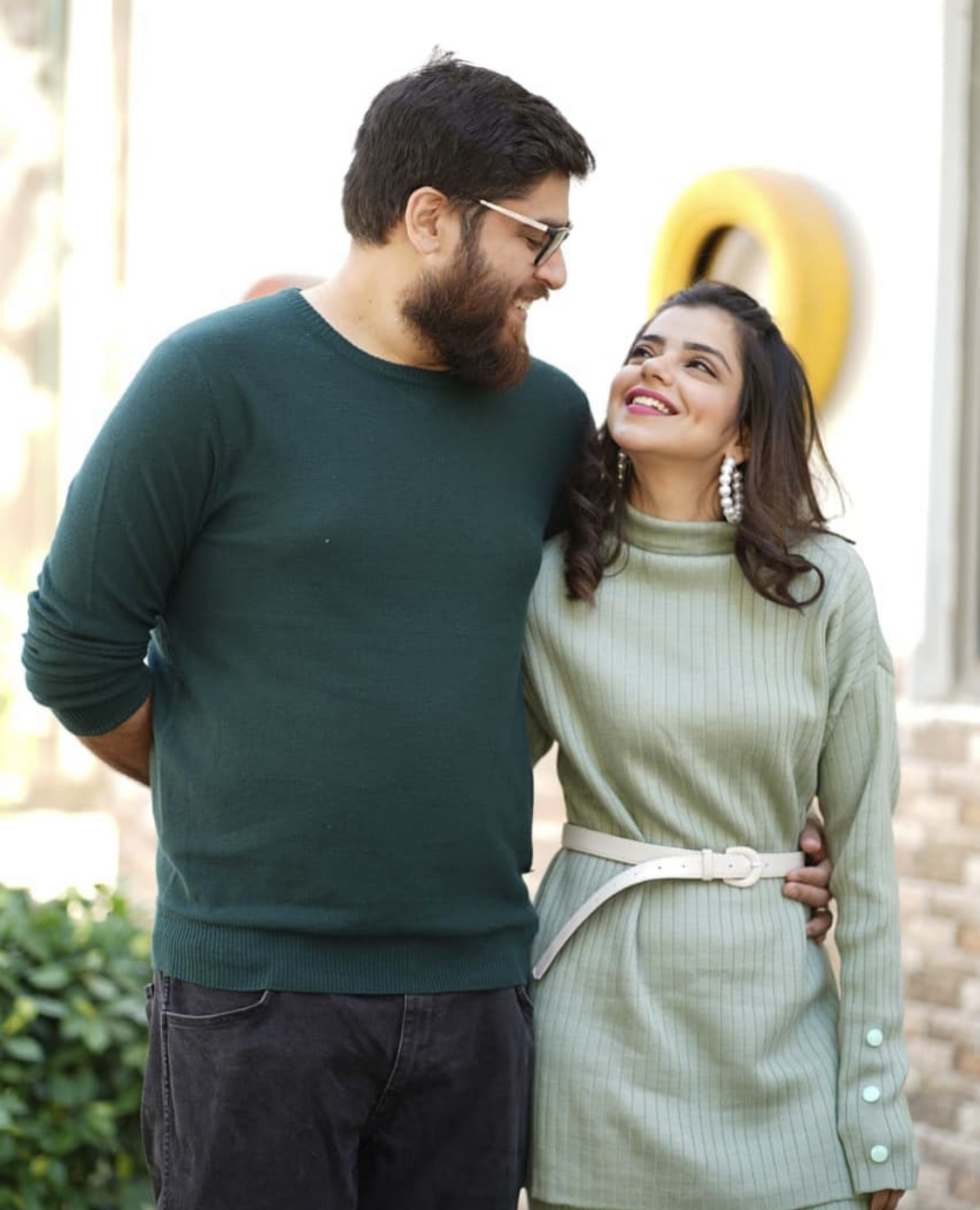 How Srha Asghar Met Her Husband | Reviewit.pk