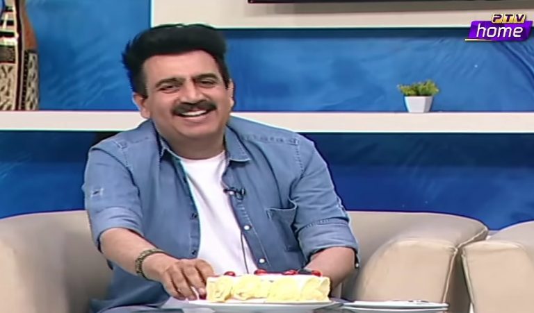 Tauseeq Haider Celebrates Birthday With Friends | Reviewit.pk