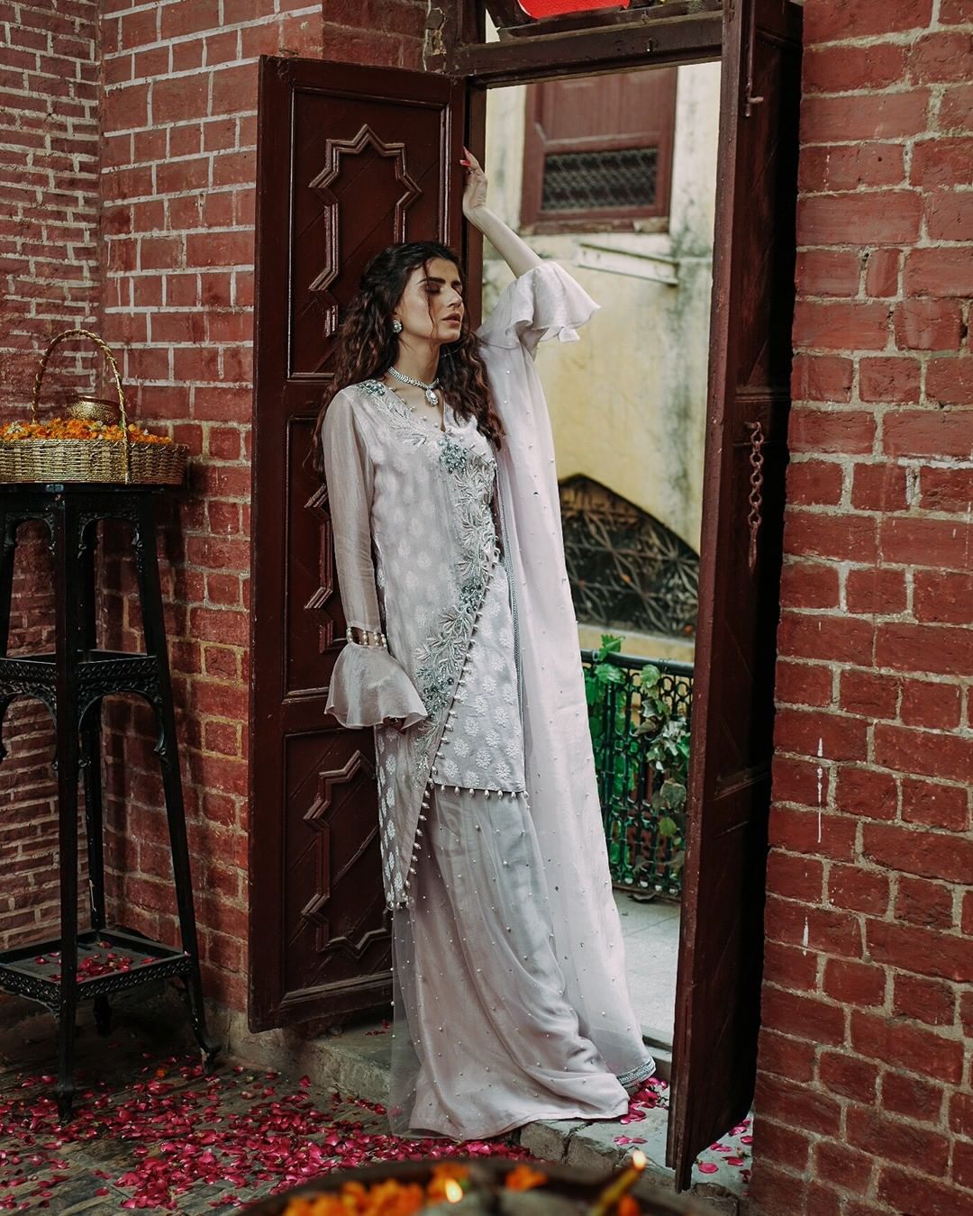 Zubab Rana Stuns In Exquisite Traditional Looks | Reviewit.pk