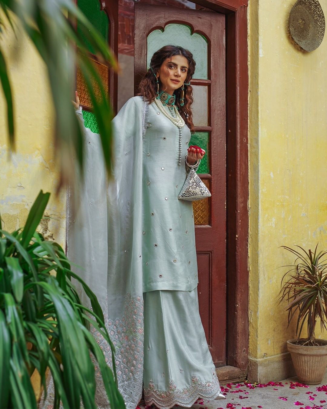 Zubab Rana Stuns In Exquisite Traditional Looks | Reviewit.pk