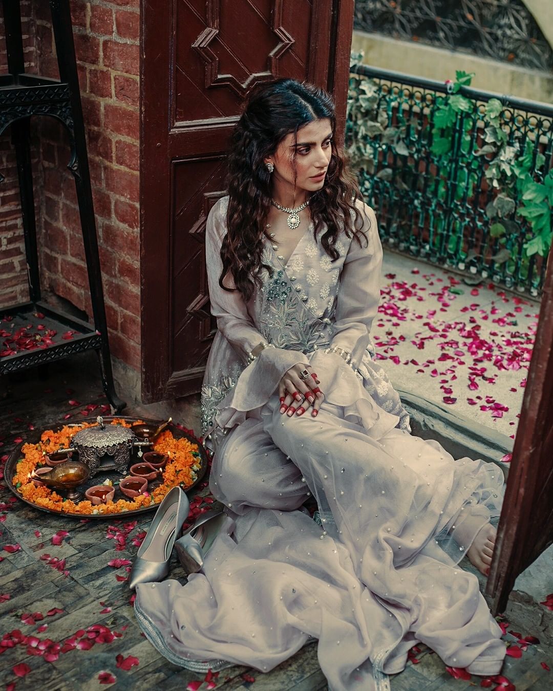 Zubab Rana Stuns In Exquisite Traditional Looks | Reviewit.pk