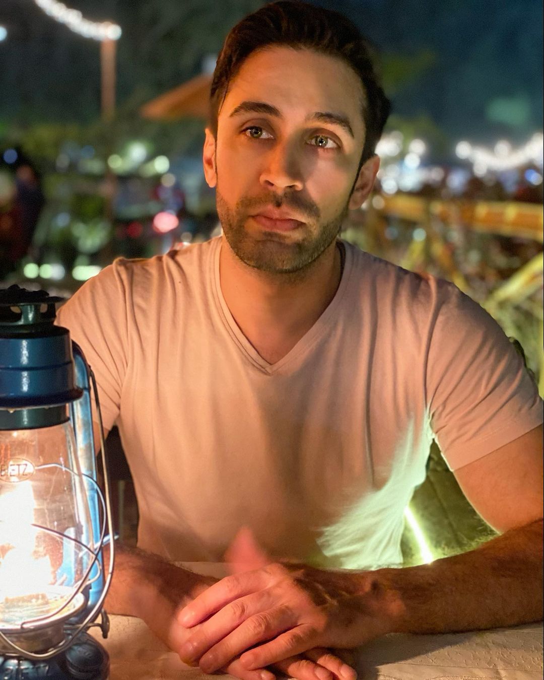 Ali Rehman Khan Looks Dapper In His Latest Pictures | Reviewit.pk