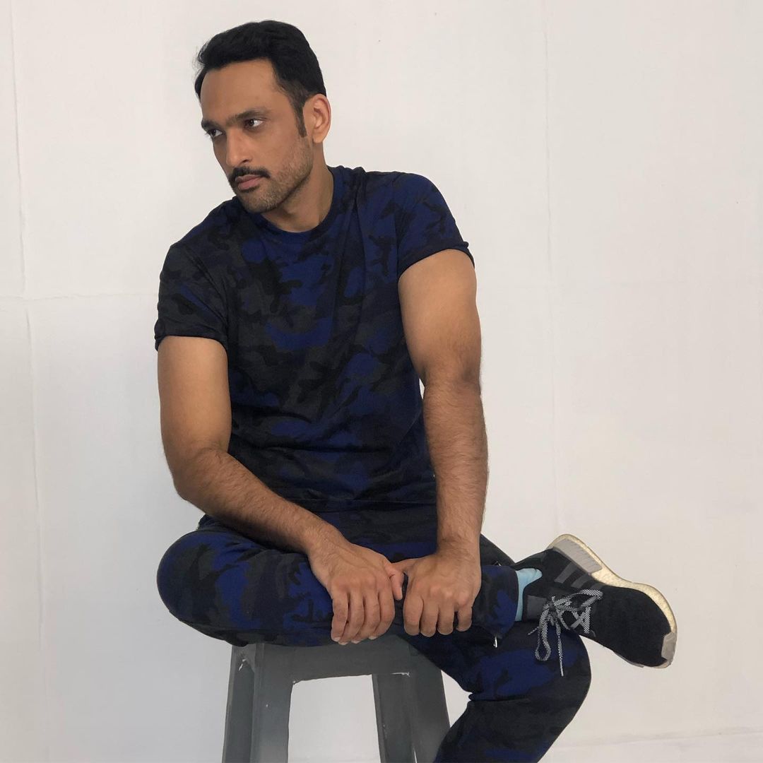 20 Shades of Ali Sethi | Reviewit.pk