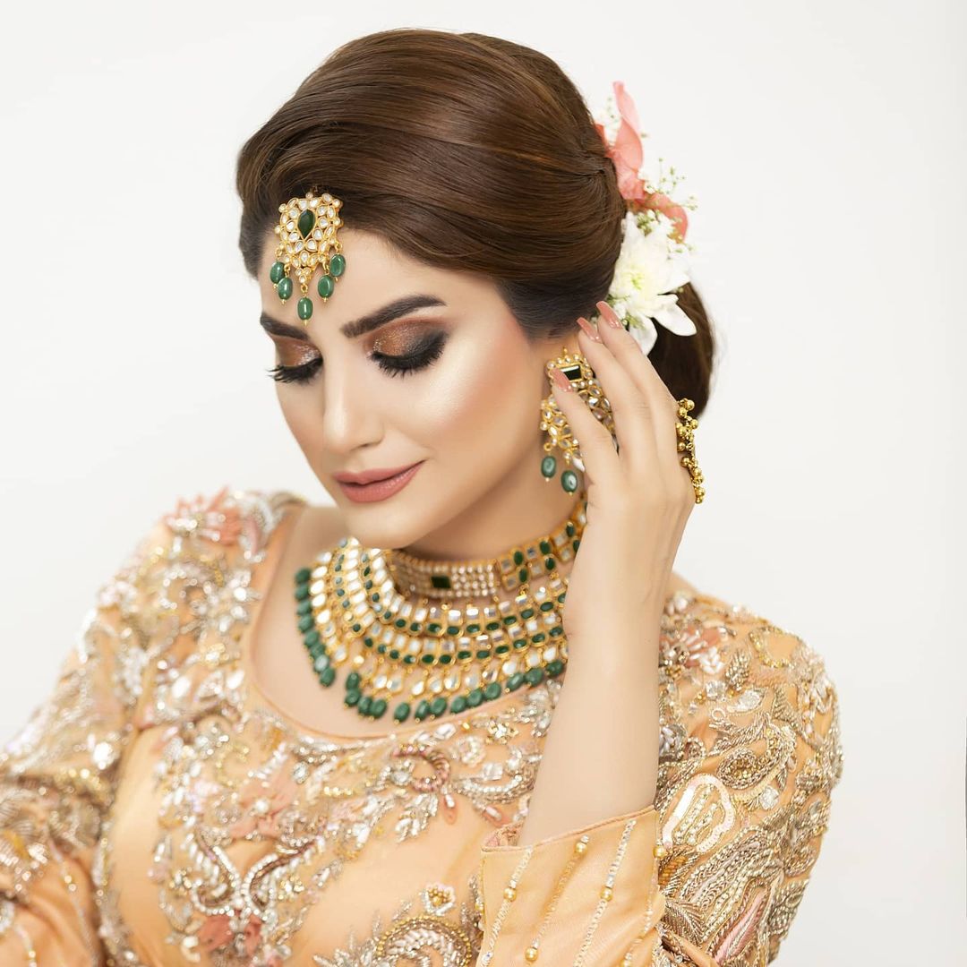 Gul-o-Gulzar Famed Aliya Ali's Bridal shoot | Reviewit.pk