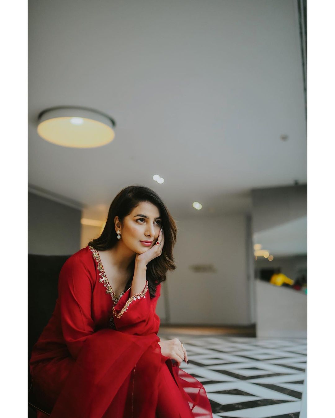 Areeba Habib Shines Bright In Her Latest Pictures | Reviewit.pk