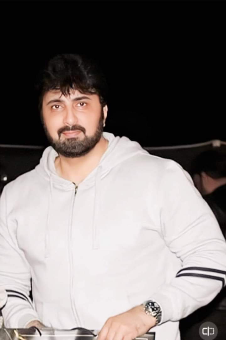 Thats How Asad Malik Looks Now | Reviewit.pk