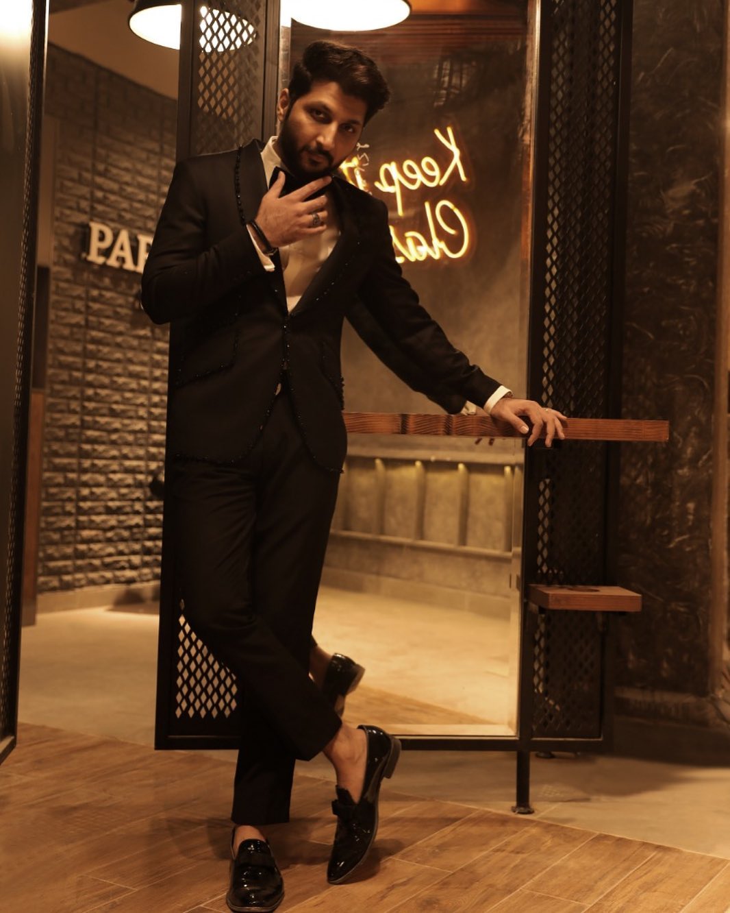 Bilal Saeed's Recent Video Has Taken Internet By Storm | Reviewit.pk