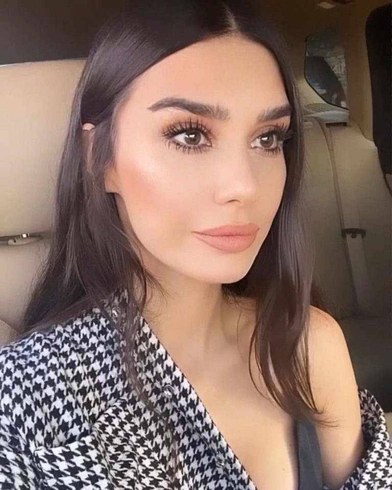 Burcu Kiratli Aka Gokce Hatun Ties Knot | Reviewit.pk