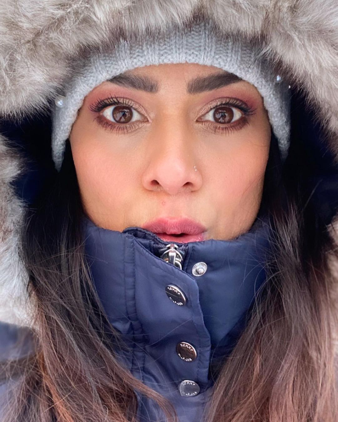 Fashion Model Fia Khan Lastest Pictures With Family | Reviewit.pk