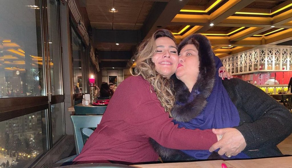 Beautiful Clicks of Humaima Malik with her Mother in Turkey | Reviewit.pk