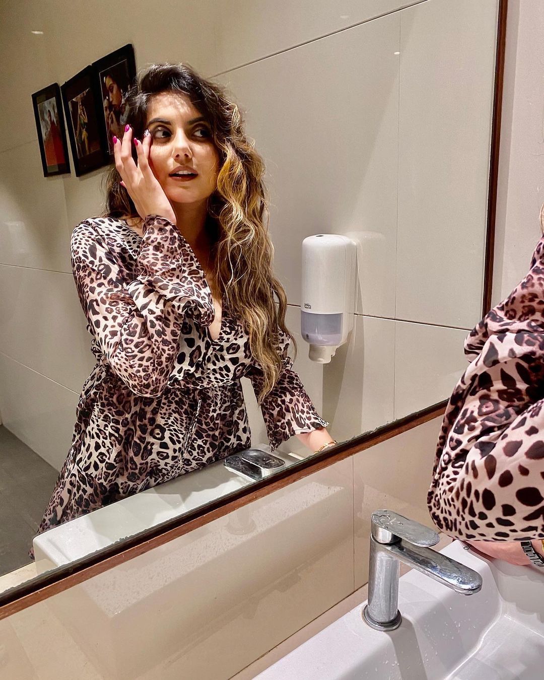 Who is Neha Rajput | Latest Photos | Reviewit.pk