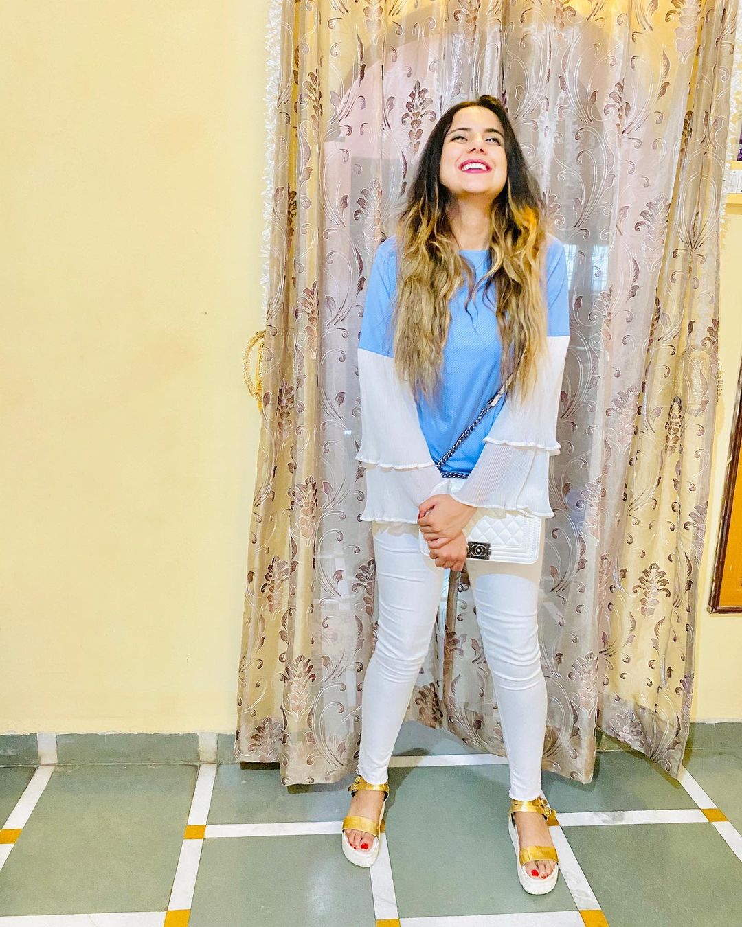 Who is Neha Rajput | Latest Photos | Reviewit.pk