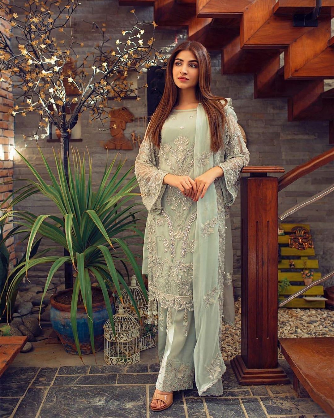 Astonishing Pictures of Kinza Hashmi in Pastel Colors | Reviewit.pk