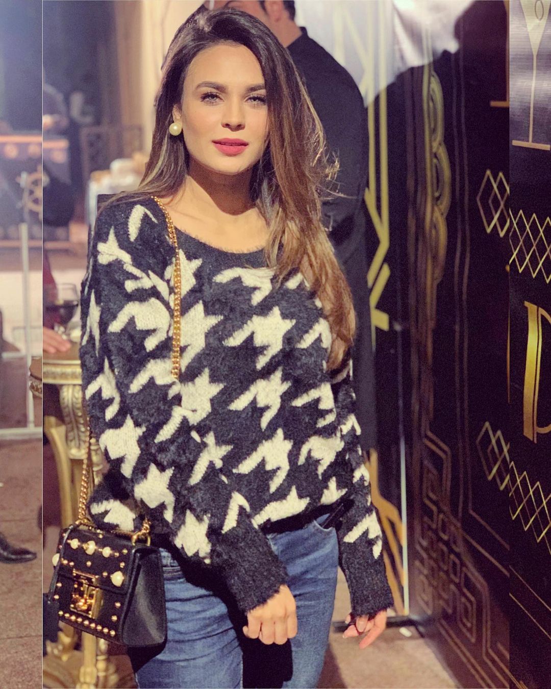 Unseen Pictures Of Model And Actress Mahenur Haider | Reviewit.pk