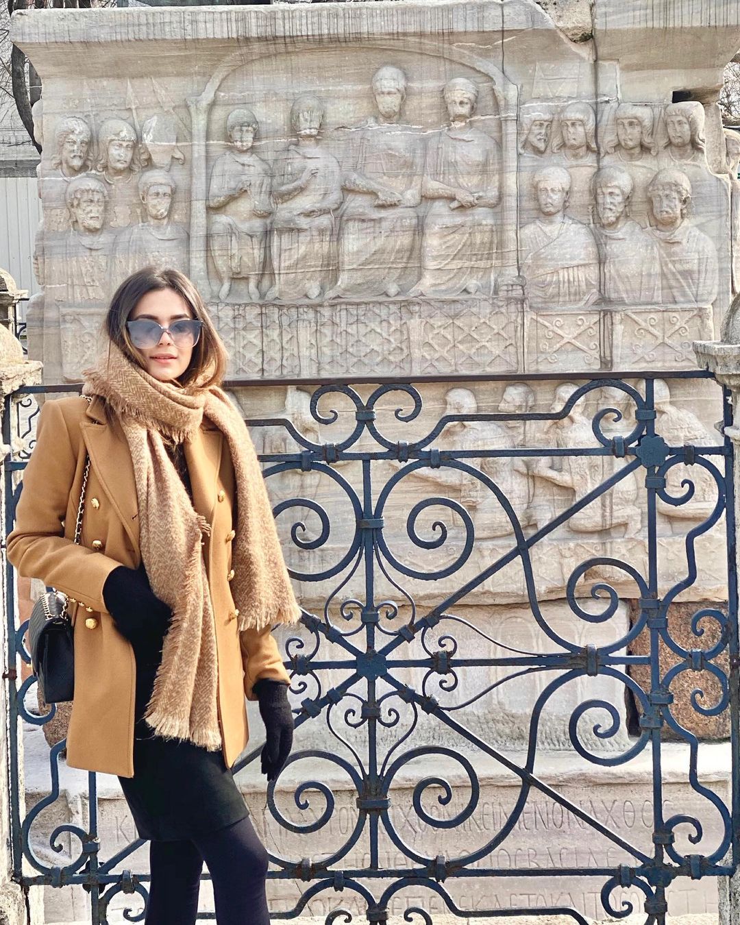 Unseen Pictures Of Model And Actress Mahenur Haider | Reviewit.pk