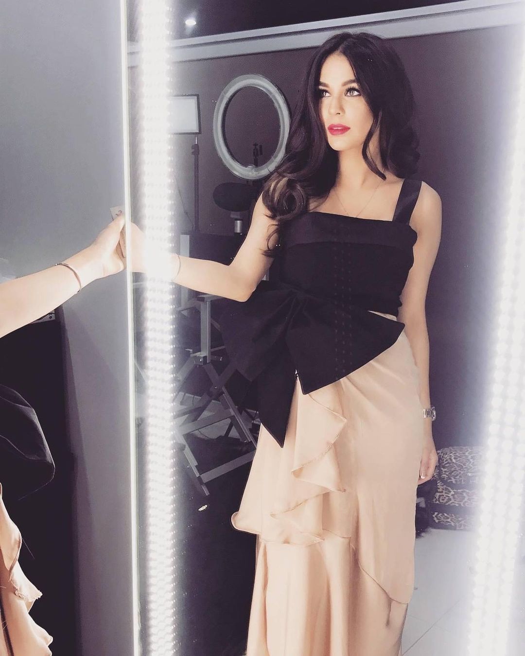 Unseen Pictures Of Model And Actress Mahenur Haider | Reviewit.pk