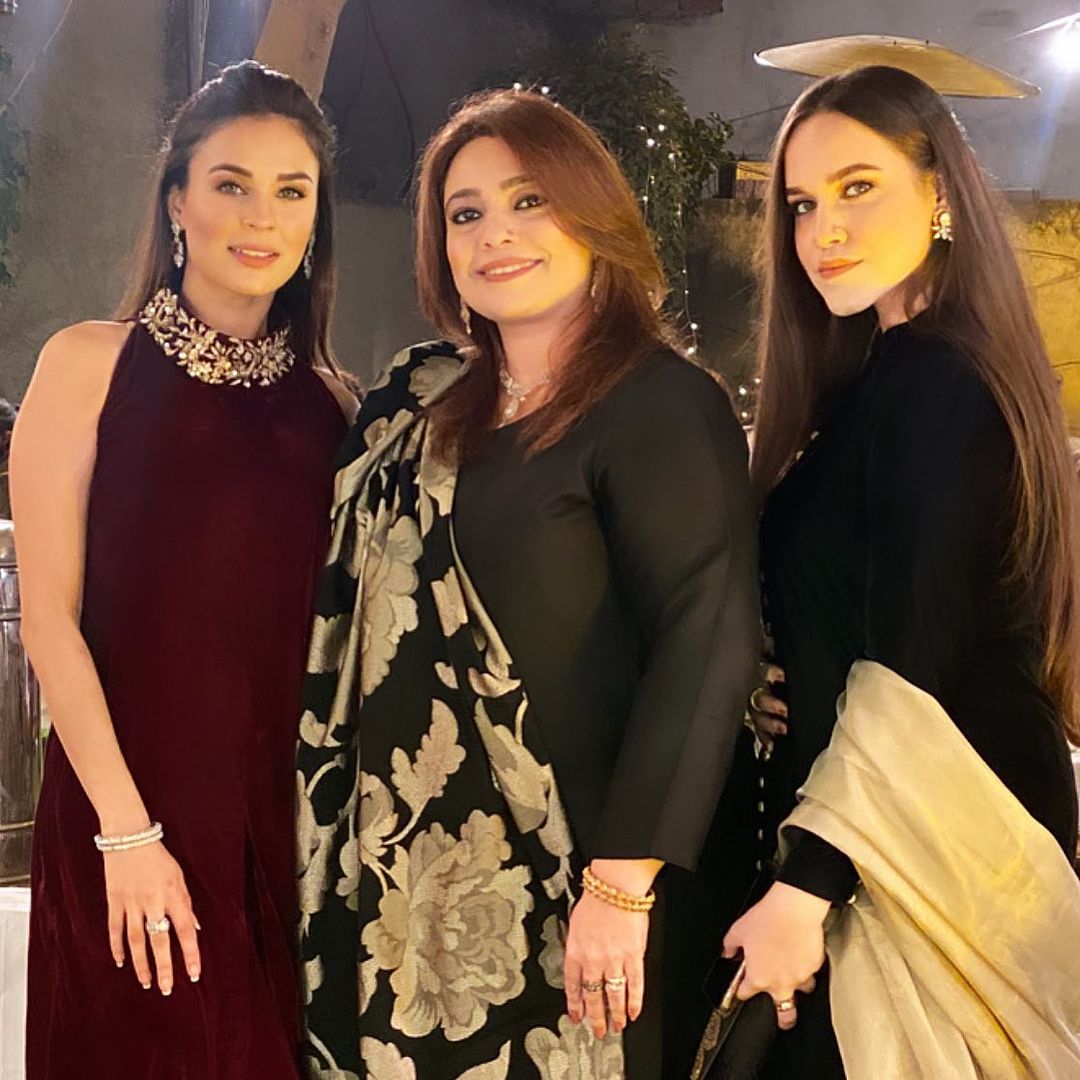 Unseen Pictures Of Model And Actress Mahenur Haider | Reviewit.pk