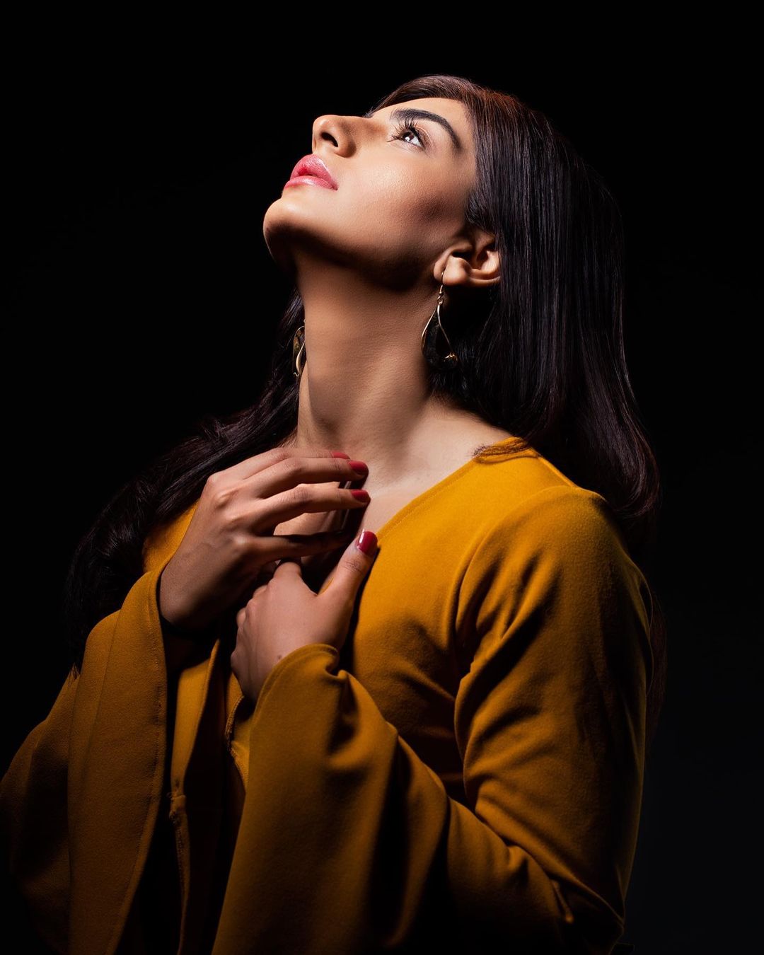 Latest Shoot Featuring Mariam Ansari | Reviewit.pk