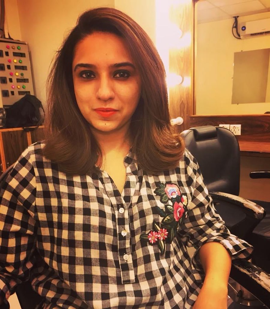 Latest Candid Photos of Maria Memon | Reviewit.pk