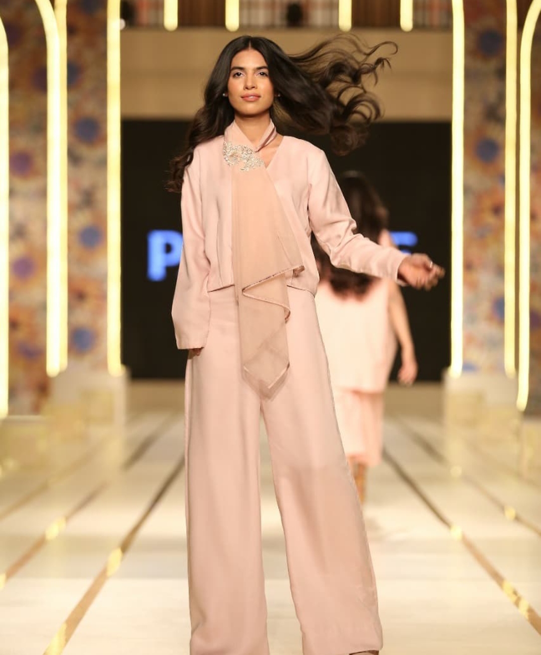 Bridal Couture Week Hair Show - Featuring Maya Ali | Reviewit.pk