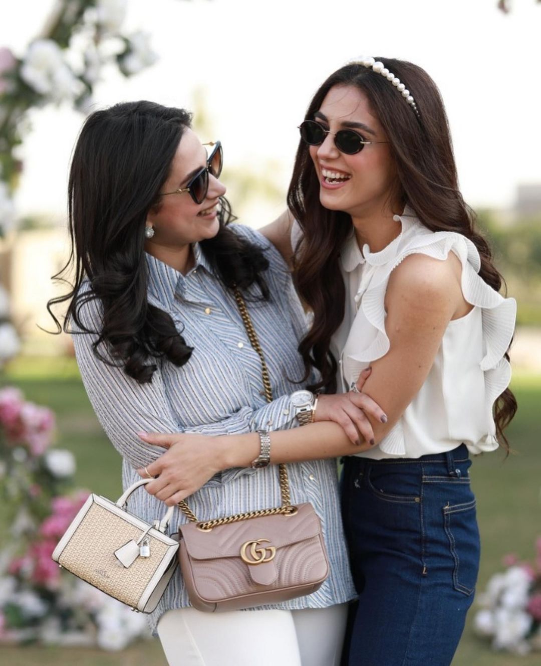 Maya Ali Pictures With Family from Birthday Party | Reviewit.pk