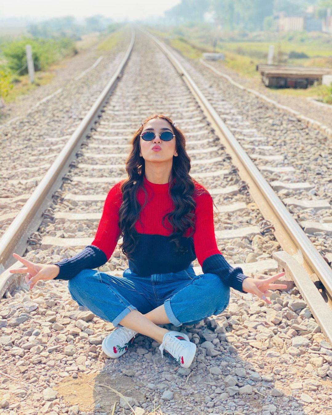 Prettiest and Latest Casual Clicks of Maya Ali | Reviewit.pk