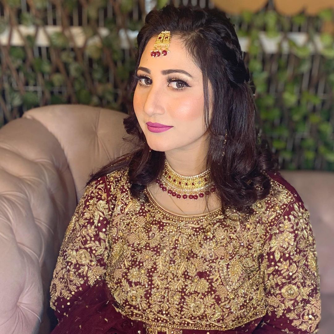 Pari Hashmi Beautiful Pictures From Sister's Wedding | Reviewit.pk