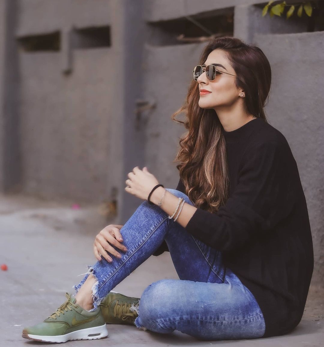 Rabab Hashim New Beautiful Pictures | Reviewit.pk