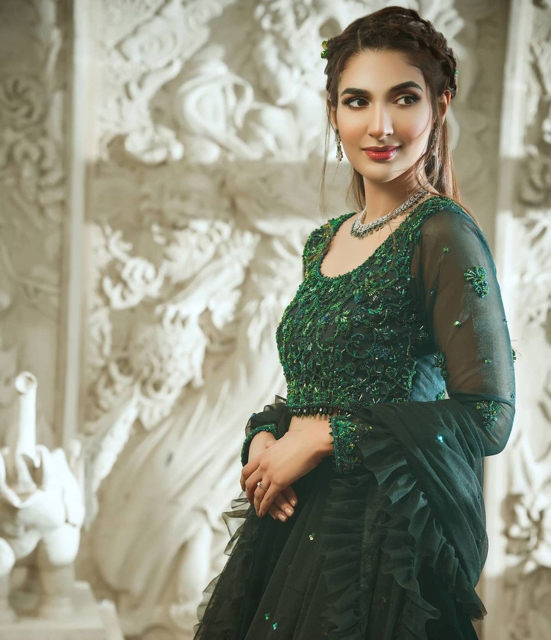 Rabab Hashim New Beautiful Pictures | Reviewit.pk