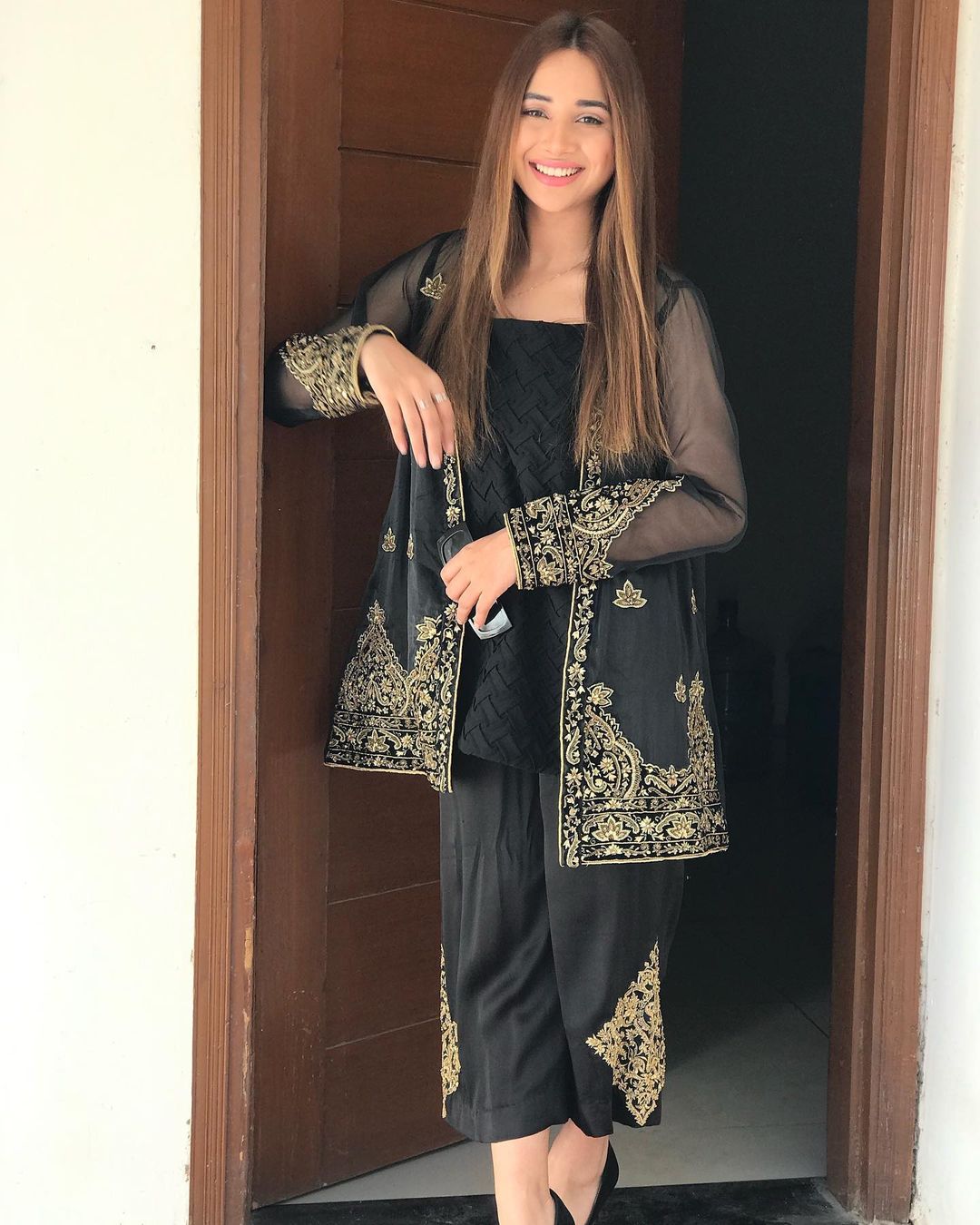 Sabeena Farooq's Latest Unseen Pictures | Reviewit.pk