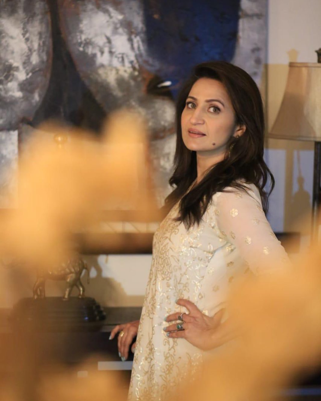 Never-Seen-Before Pictures of Tara Mahmood With Her Family | Reviewit.pk