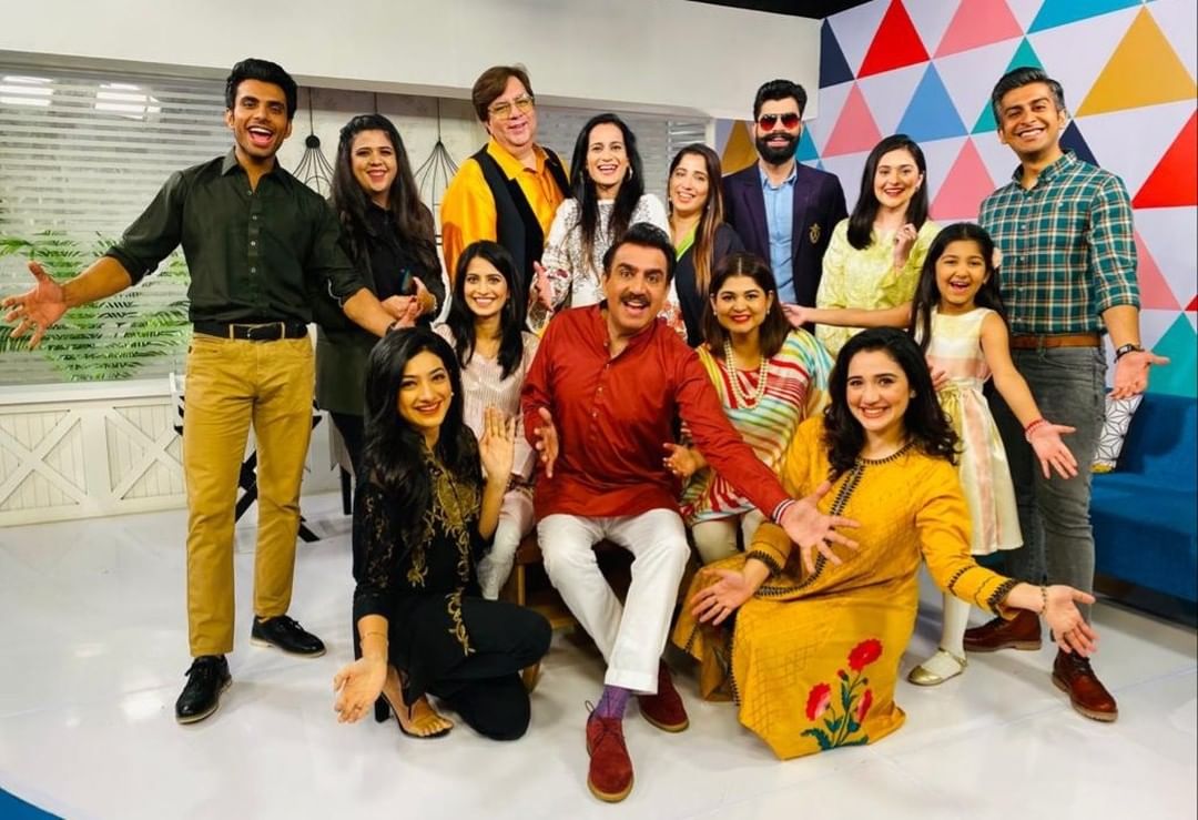 Unseen Pictures Of Popular TV Anchor Tauseeq Haider | Reviewit.pk